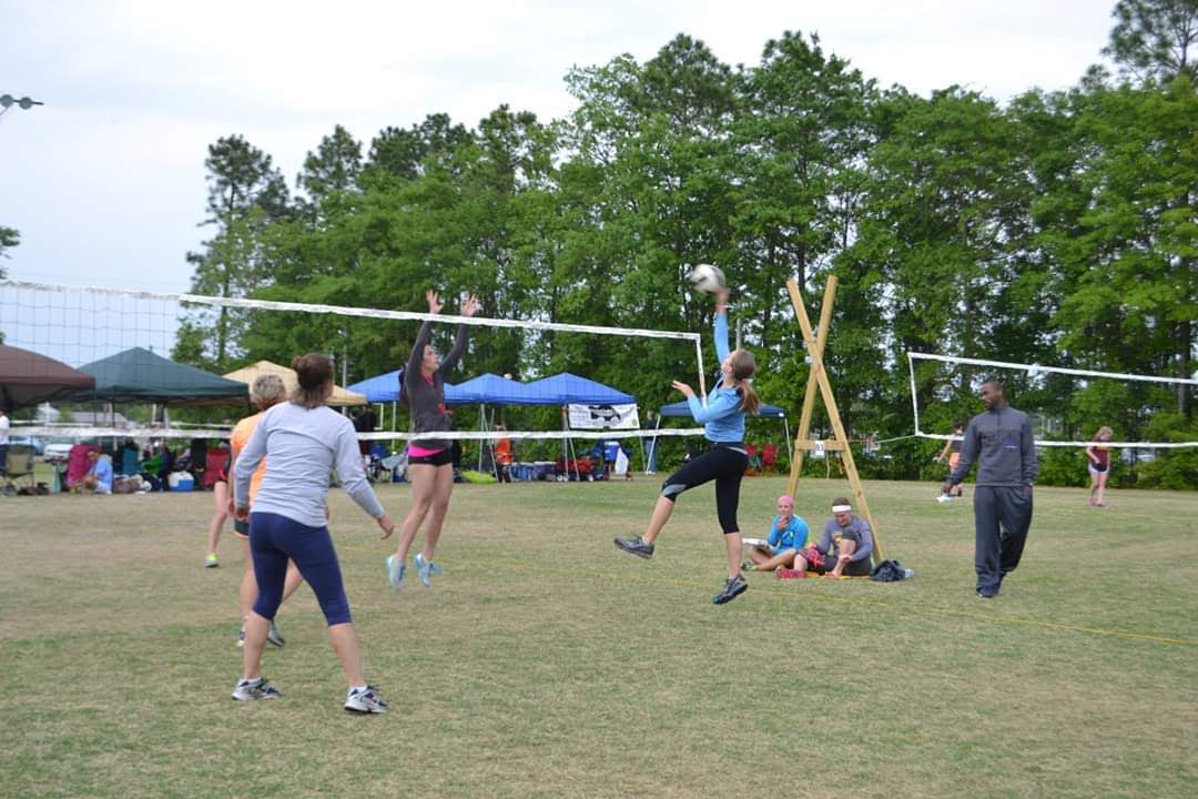 What to Pack For Grass Volleyball Tournaments – The Planking Traveler